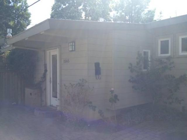 $5175 / 2br Stanford Living At It's Best !
