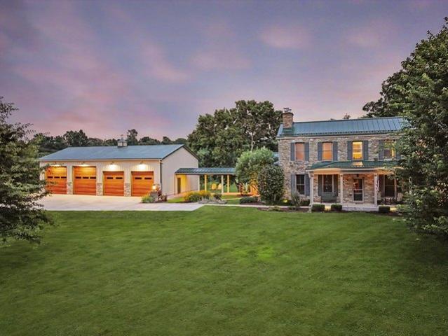 5176 Botts Ln, Petersburg, KY 41080