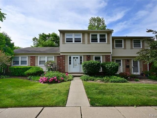 5177 Buckingham, Troy, MI 48098