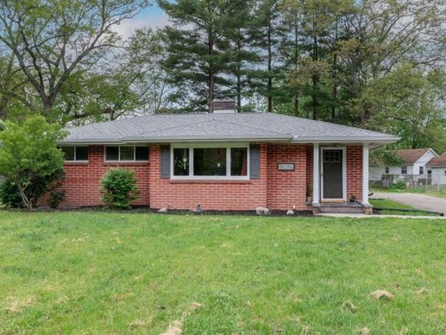 51795 Juniper Rd, South Bend, IN 46637