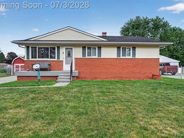 5179 Worchester Dr, Swartz Creek, MI 48473