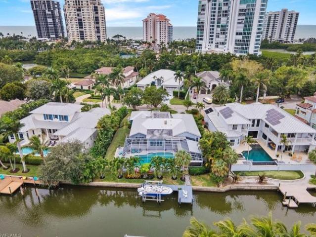 5172 Seahorse Ave, Naples, FL 34103