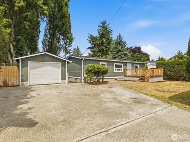 517 1st Ave E, Pacific, WA 98047