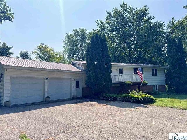 517 1st St S, Waterville, MN 56096