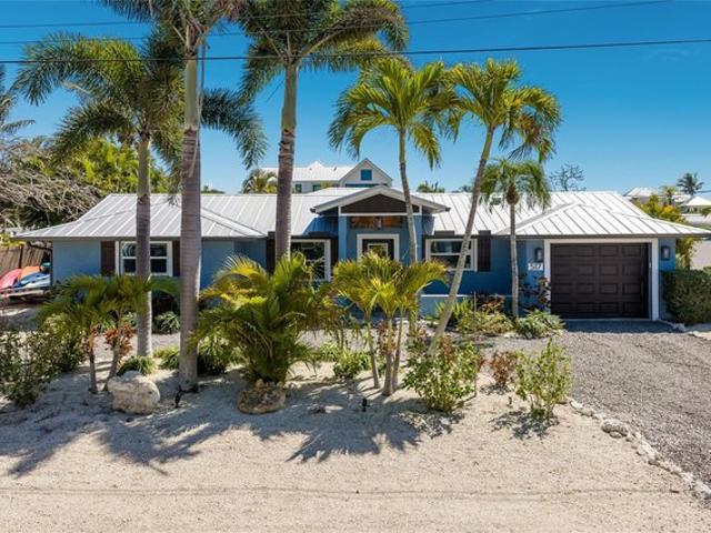 517 70th St, Holmes Beach, FL 34217
