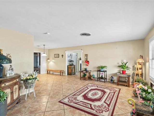 517 Catalina Place