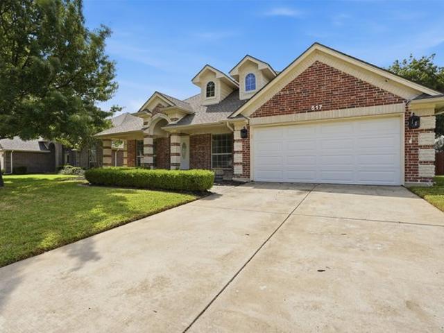 517 Acorn Ct, Saginaw, TX 76179