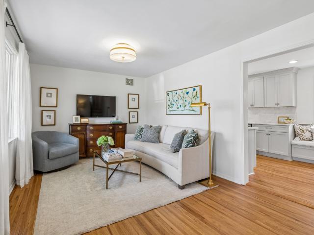 517 Adamwood Dr