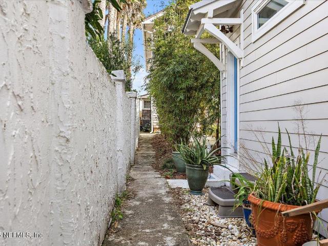 517 Beach Ave, Atlantic Beach, FL 32233 | MLS #2118 | Compass