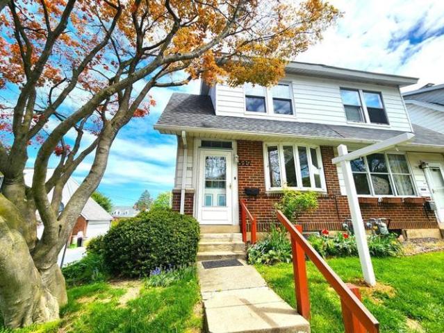 517 Greene Ct, Fountain Hill, PA 18015