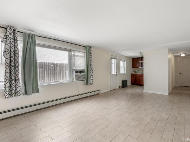 517 E Broadway