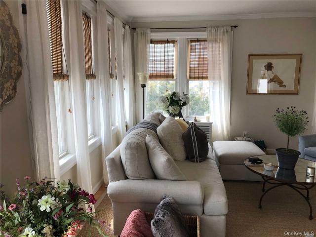 517 E Market St, Long Beach, NY 11561 | MLS #983535 | Compass