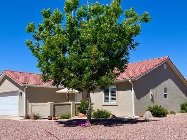 517 E Padre Lakes Dr, Ivins, UT 84738