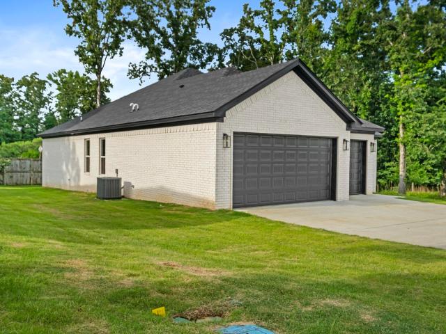 517 Forest Oak Cove