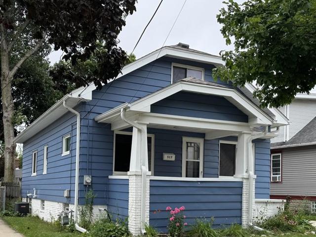 517 Hayes Ave, Racine, WI 53405