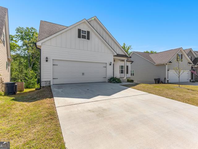 517 Lago Court