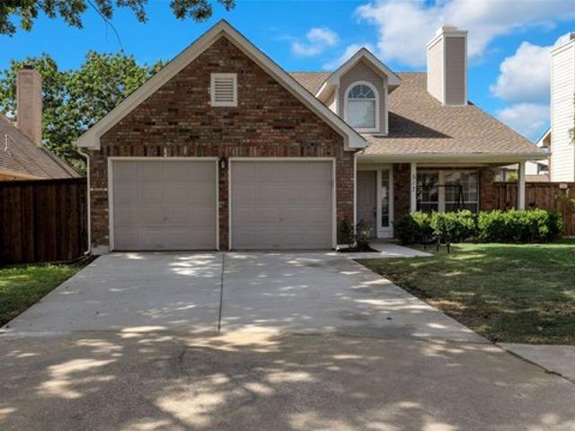 517 Las Cruces Dr, Irving, TX 75063
