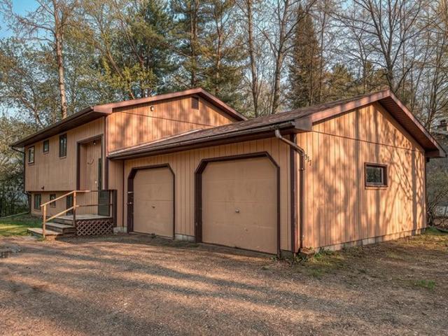 517 Minnesota St, Eagle River, WI 54521