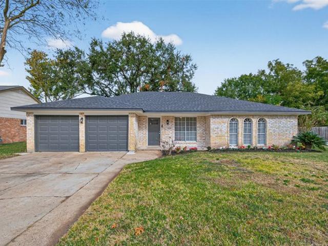 517 N Travis St, Deer Park, TX 77536