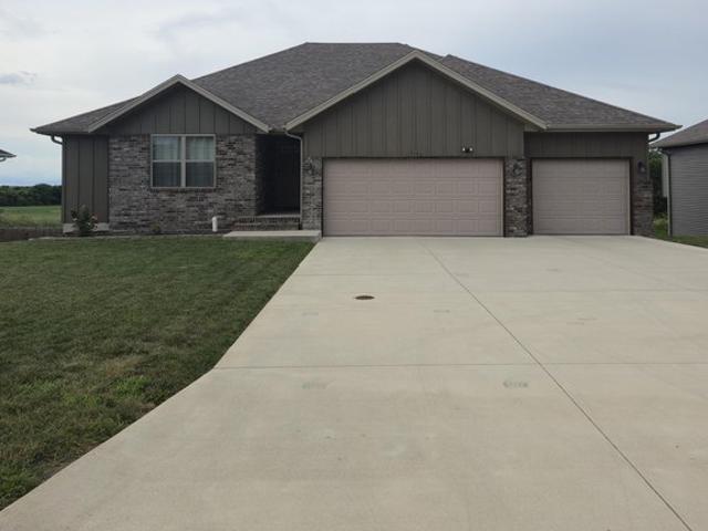 517 N Stella Ct, Willard, MO 65781