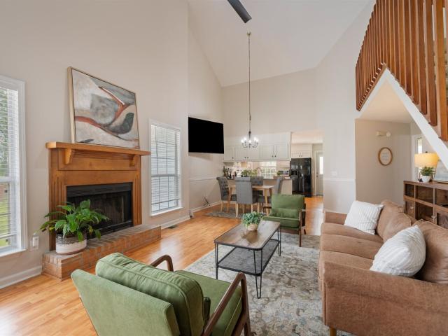 517 Noel Ln