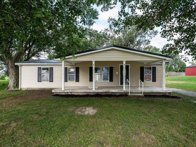 517 S 6th St, Mitchell, IN 47446