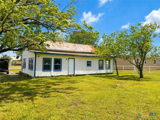 517 S Center St, Marion, TX 78124 | MLS #611636 | Compass