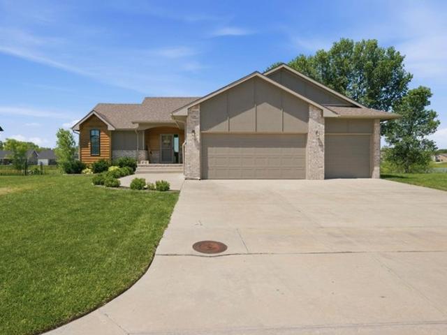 517 S Horseshoe Bnd, Maize, KS 67101