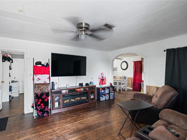 517 S Lamont
