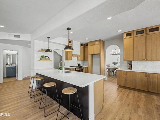 517 S Rock Harbor Dr, Gilbert, AZ 85233