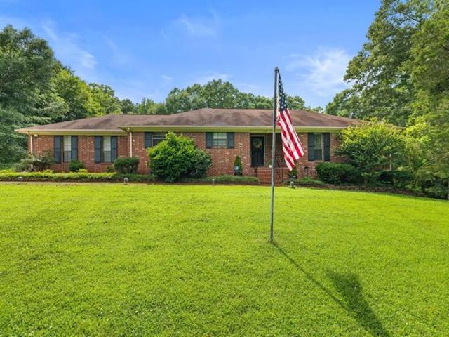 517 Springwood Dr, Florence, AL 35634