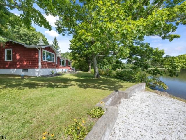 517 Pocasset Rd