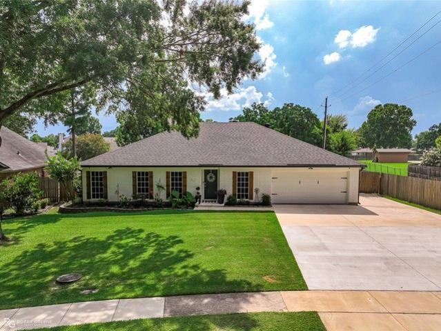 517 Parklane Dr, Bossier City, LA 71111