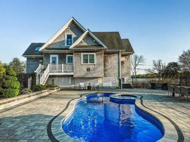 517 Pearse Rd, Swansea, MA 02777