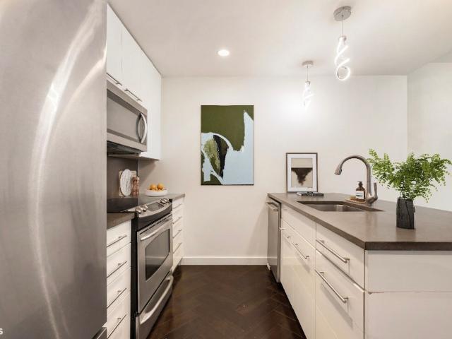 517 W 46TH Street 101