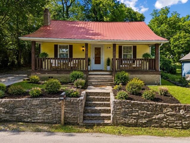 517 W 5th St, Columbia, TN 38401