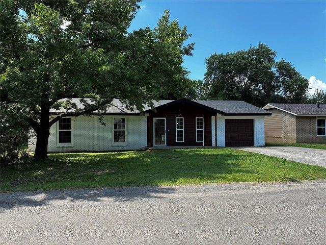 517 W Park St, Wagoner, OK 74467