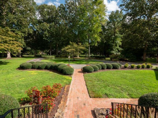 517 Woodards Ford RD