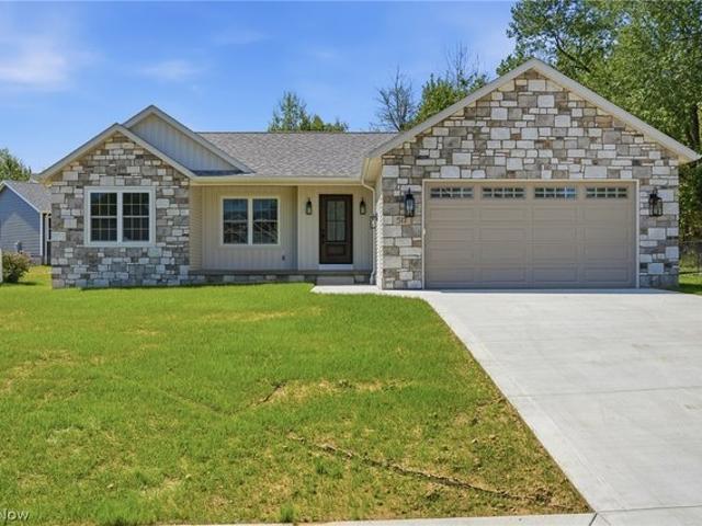517 Whitetail Trl NE, Canton, OH 44704
