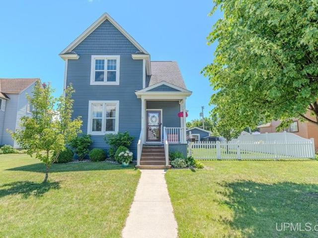 517 Wisconsin Ave, Gladstone, MI 49837