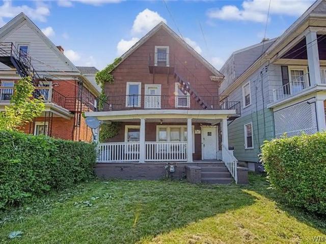 517 Tronolone Pl, Niagara Falls, NY 14301
