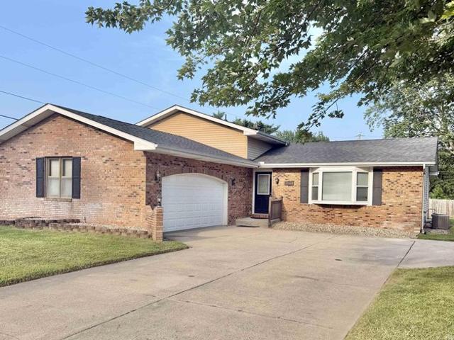 51844 Cloumbine Dr, Granger, IN 46530