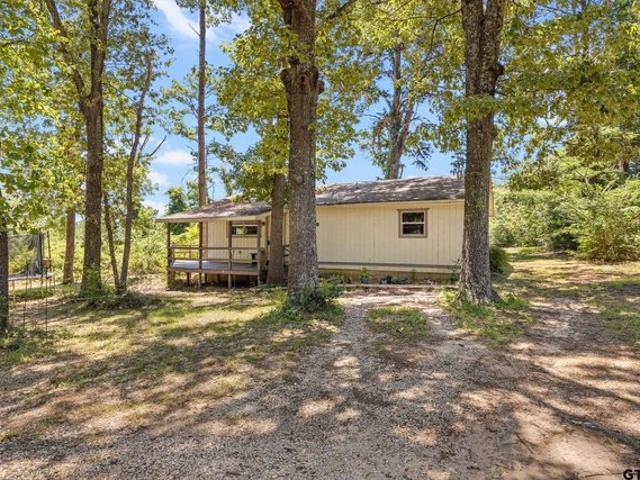 5184 Cherokee Dr, Chandler, TX 75758