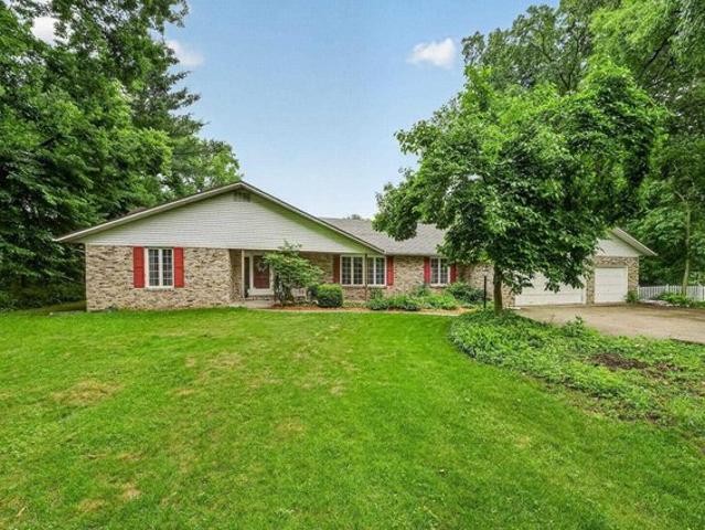 51877 N Shoreham Ct, South Bend, IN 46637