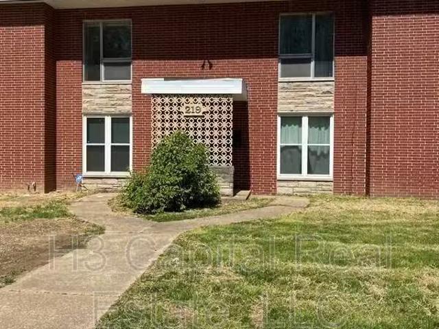 51804771 219 N 48th St #4