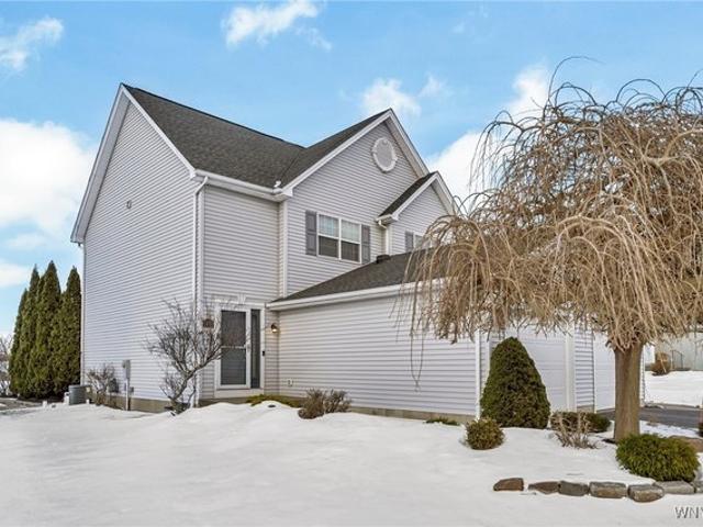 5180 Briercliff Dr, Hamburg, NY 14075