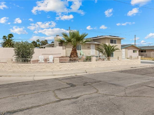 5182 Stampa Ave, Las Vegas, NV 89146 | MLS #2768 | Compass