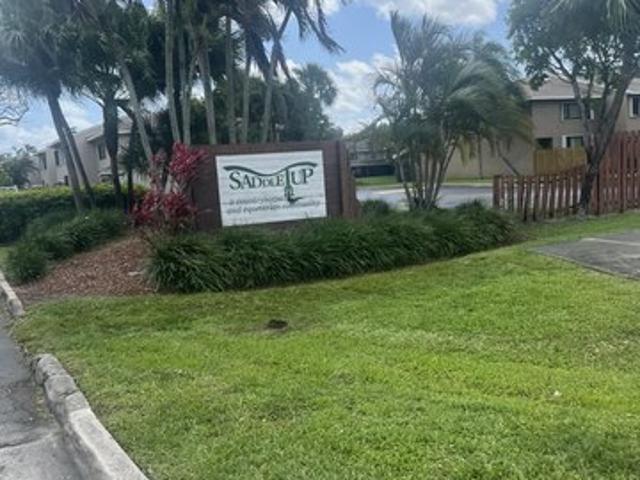 5182 S University Dr, Davie, FL 33328