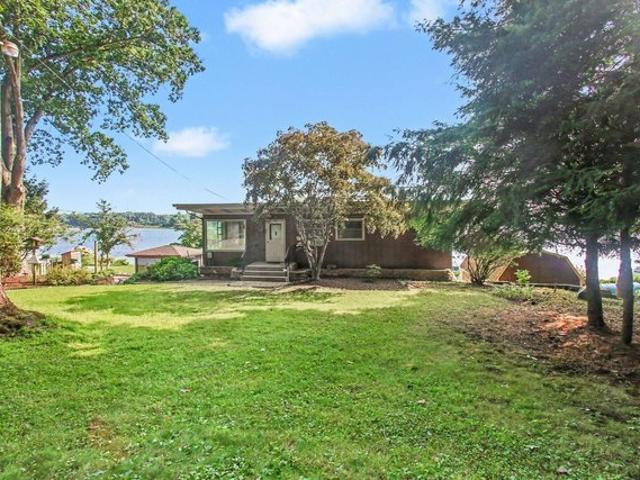 51834 County Road 384, Grand Junction, MI 49056