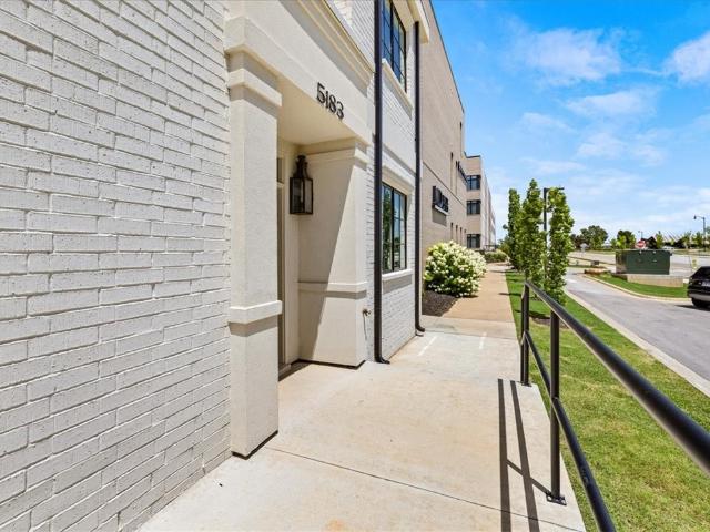 5183 & 5185 W Pauline Whitaker Parkway